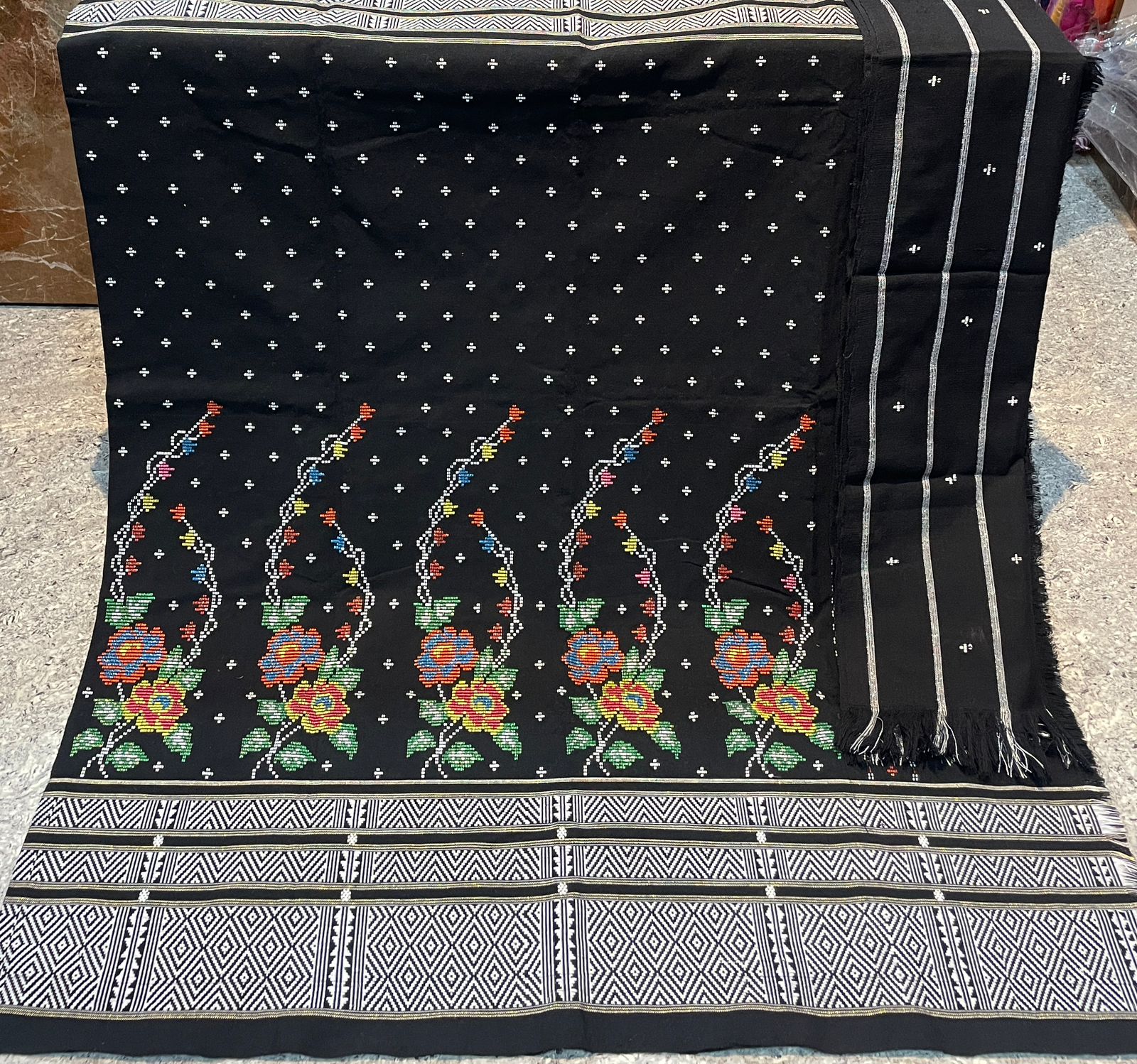 Handwoven Dakmanda – 2-Piece with Chuni